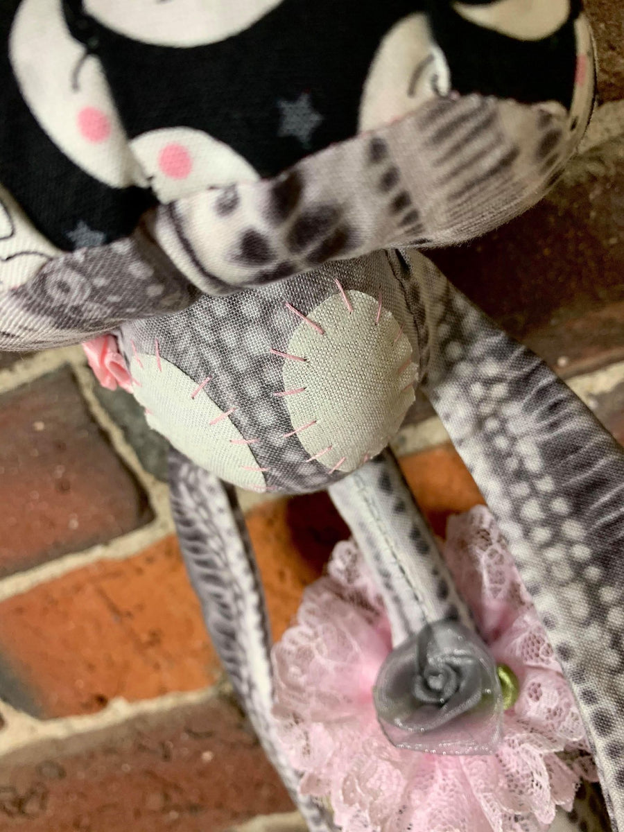 The Watchful Moon Stitchpunk – Floppy Cat Creations